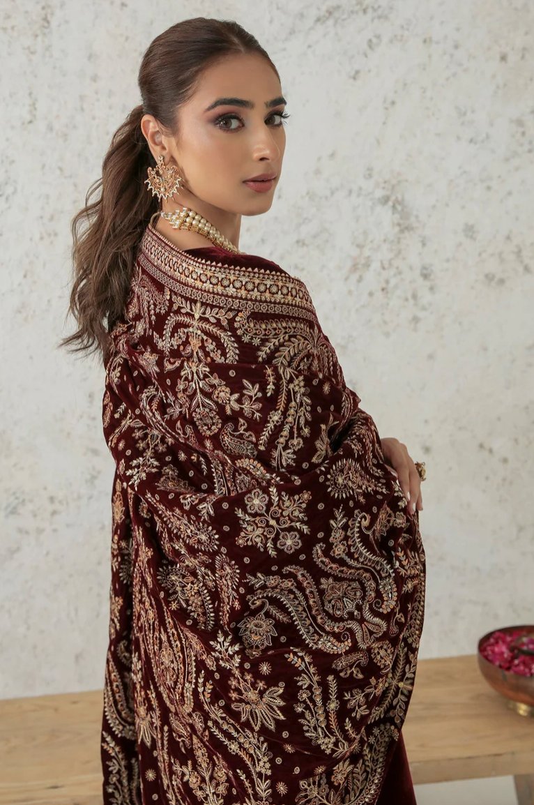 How to Style Winter Shawls to Elevate Your Look – SaviiFashion.com